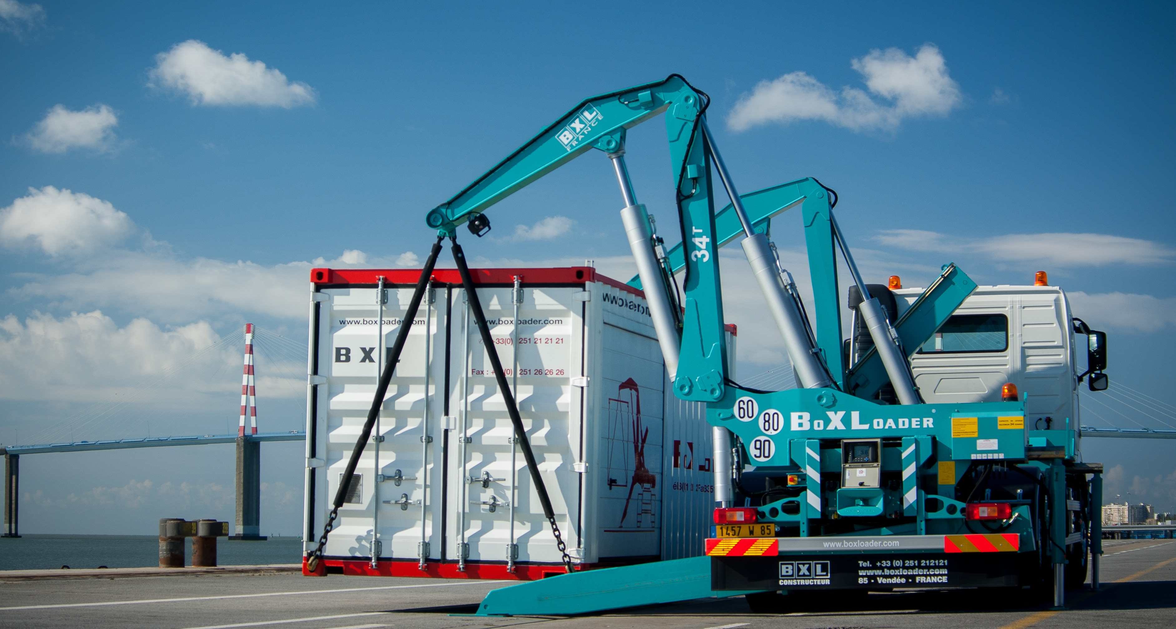 Side loader truck, camion rolltrainer - Truck Mounted Series | BoxLoader